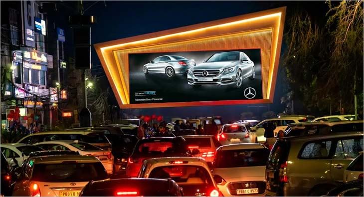 Leafberry creates engaging DOOH installation 'Supernova'