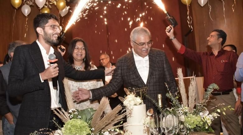 Ashish Bhasin rings in his 60th with industry stalwarts