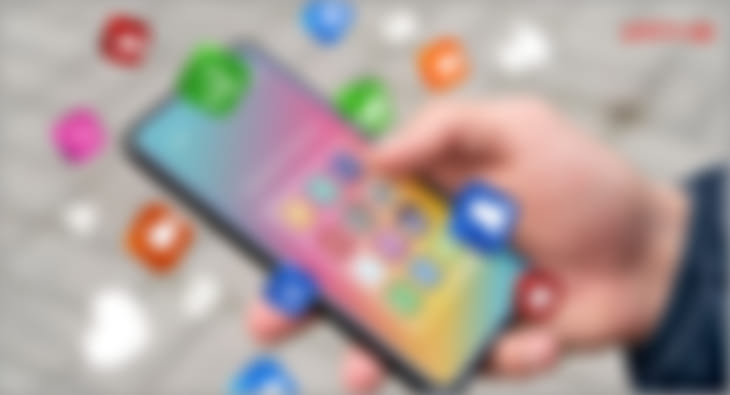 Social media, Comscore, YouTube, WhatsApp, Facebook, Instagram