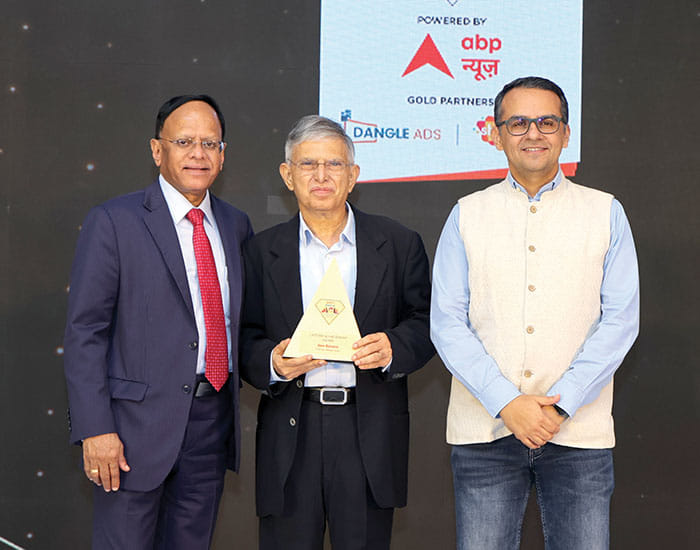 exchange4media group honours media giants